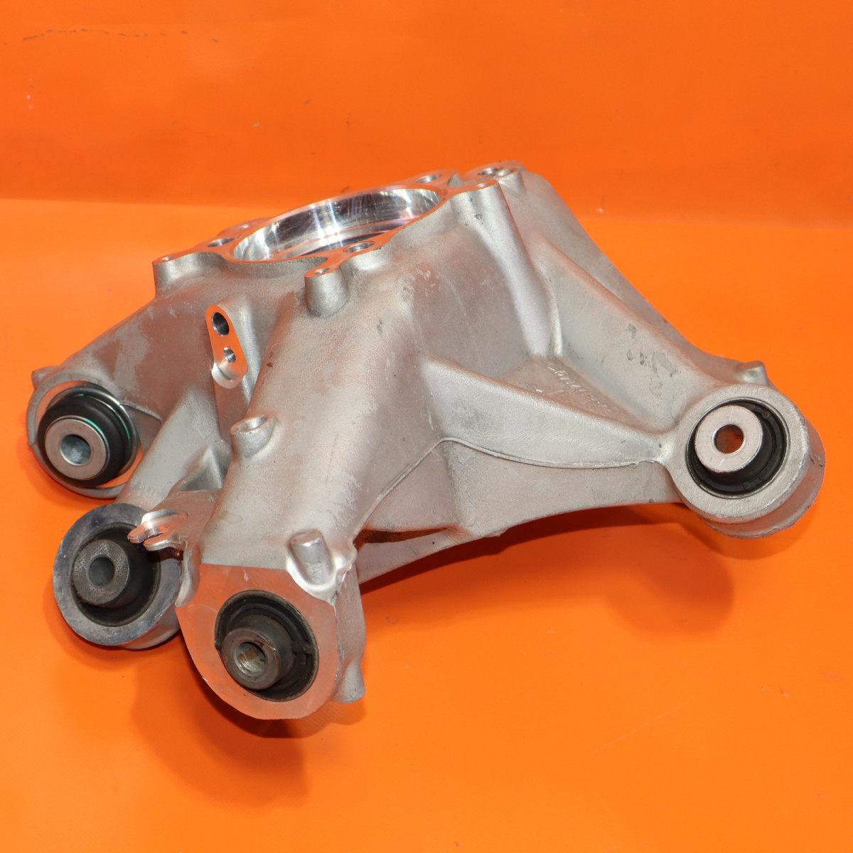 TESLA MODEL Y KNUCKLE LEFT REAR 2020 2021 2022 2023 2024 1188411-00-F OEM