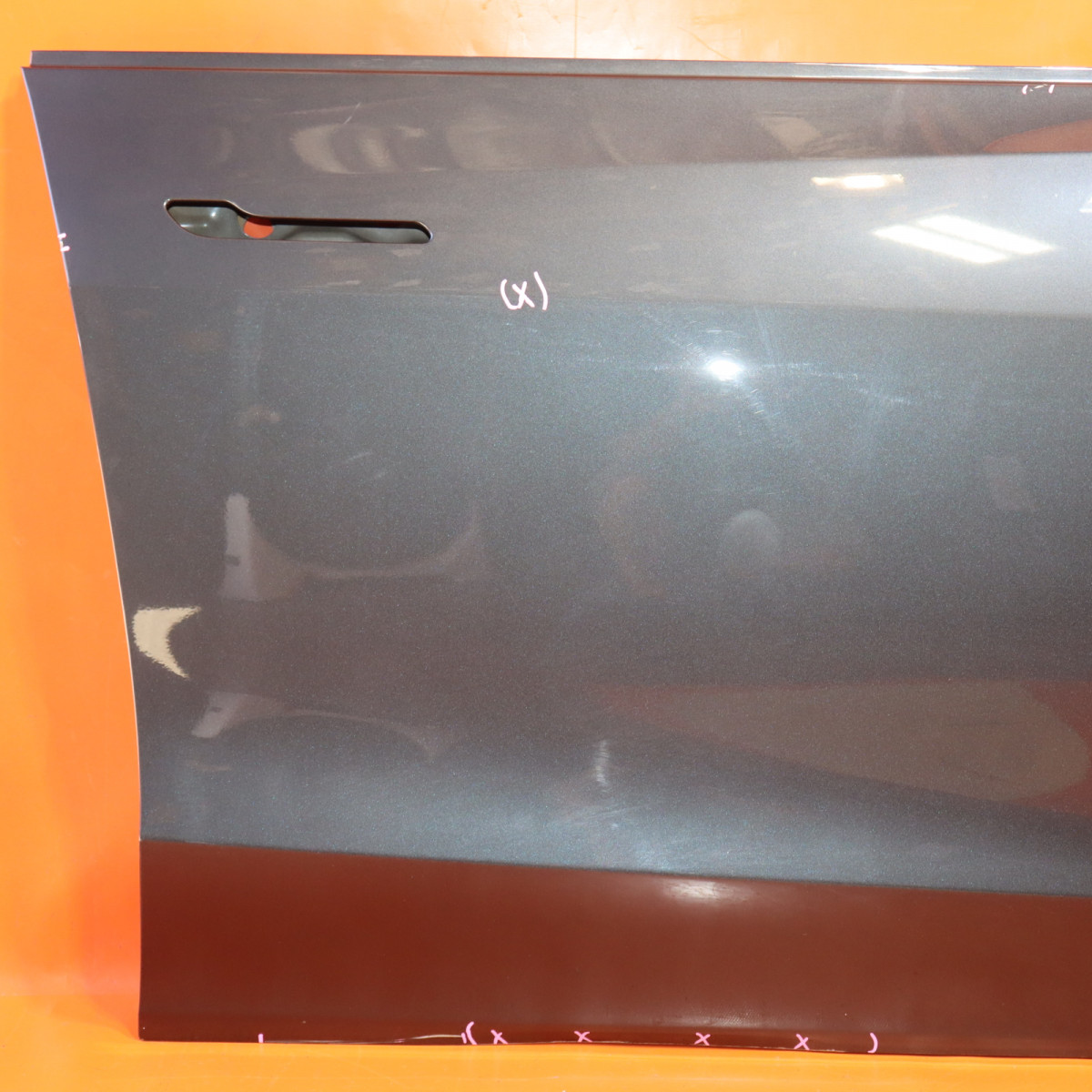 TESLA MODEL Y DOOR RIGHT FRONT 2020 2021 2022 2023 2024 1493538-00-D OEM