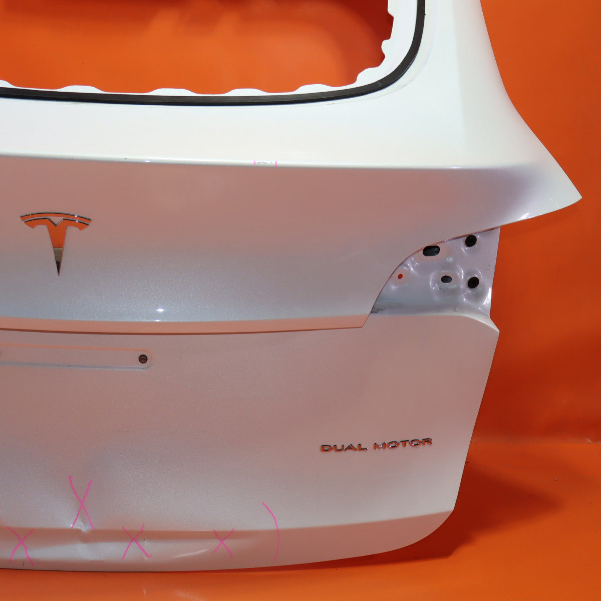 TESLA MODEL Y LIFTGATE 2020 2021 2022 2023 2024 1493410-E0-A OEM DAMAGED