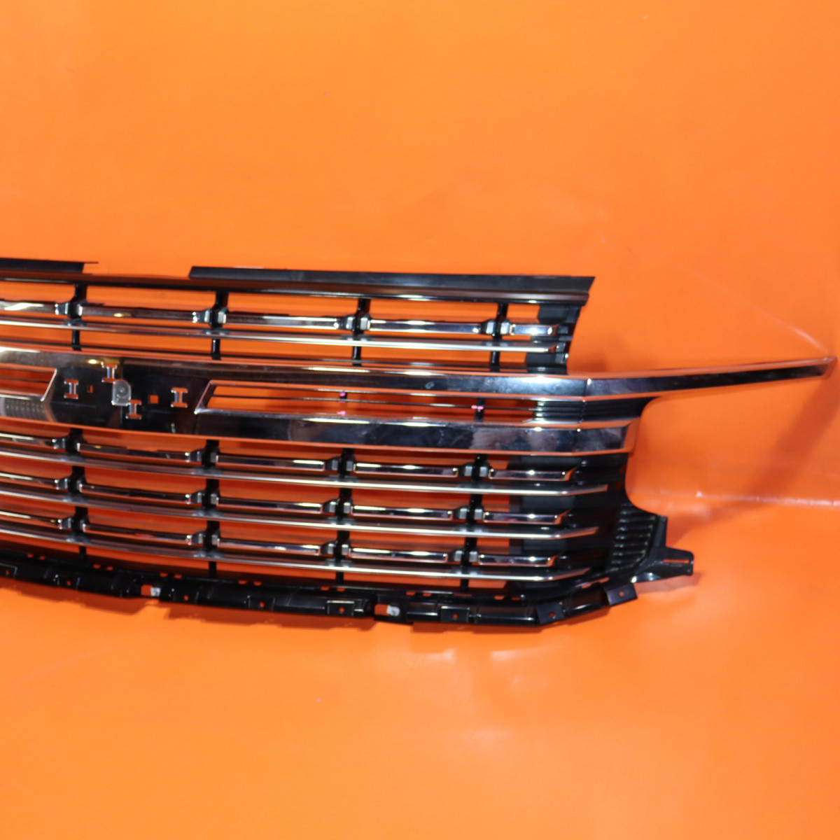 CHEVROLET TAHOE SUBURBAN GRILLE 2021 2022 2023 032020088 OEM